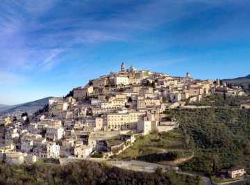 Visitare Trevi, la città dell'olio dentro e fuori il borgo